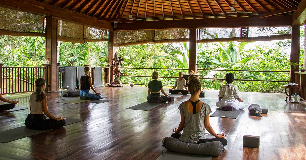 Yoga Classes in Galle | Experiences at Fort Bazaar | Teardrop Hotels